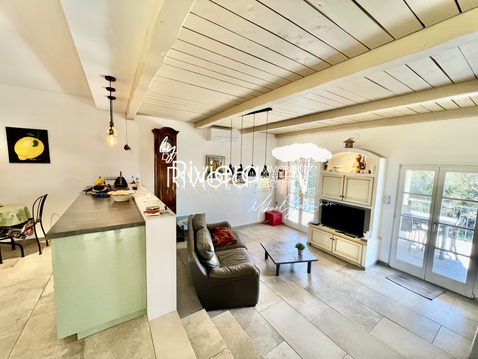 Vente Proche plage de Gigaro - Propriété 5 chambres, piscine et vue mer ...